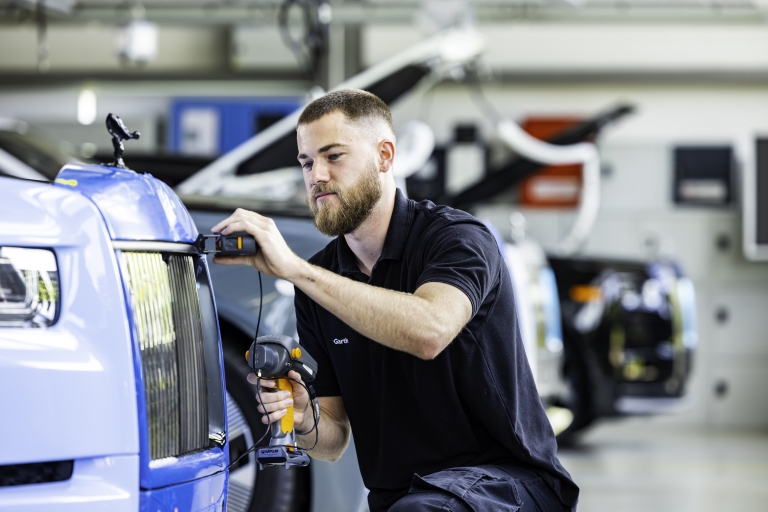 Rolls-Royce Motor Cars launches 2025 apprenticeship programme | Zenoot