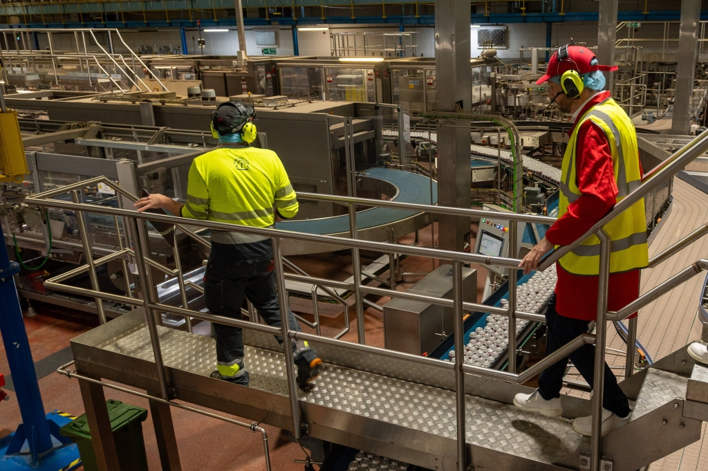 Coca-Cola Wakefield Unveils New Canning Line with MP Visit