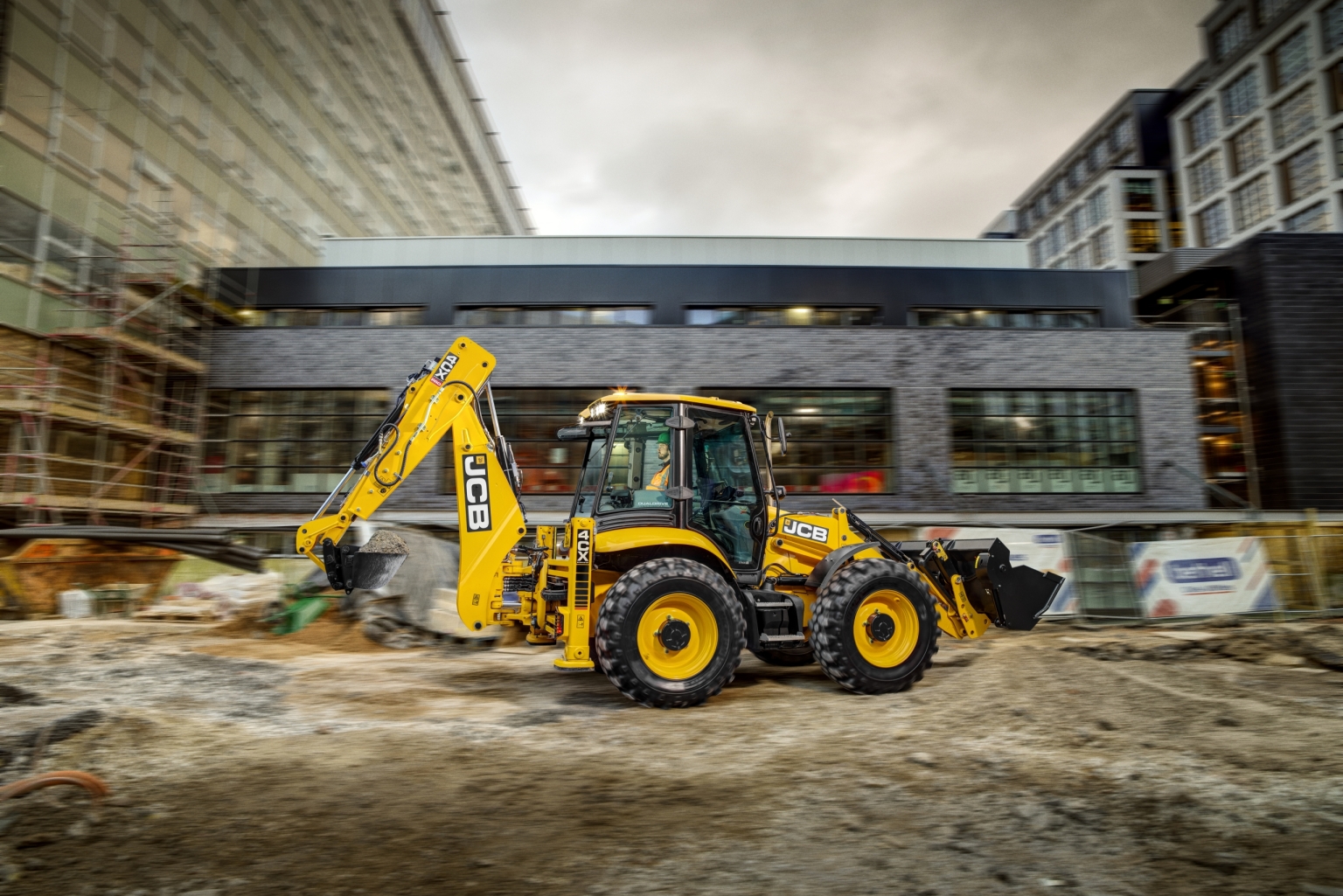 JCB produces one-millionth backhoe loader | Zenoot JCB produces one-millionth backhoe loader | Zenoot