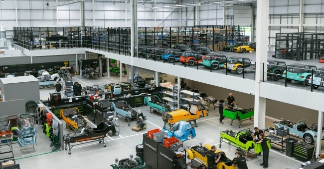 Caterham opens new Dartford factory | Zenoot