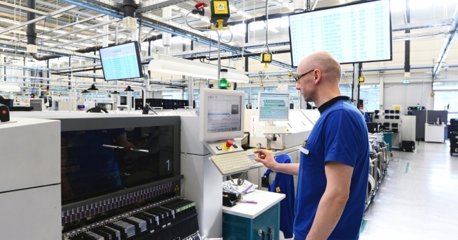 UK manufacturing sector climbs to eighth in world rankings | Zenoot