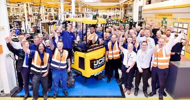 JCB’s electric mini excavator goes into full production | Zenoot