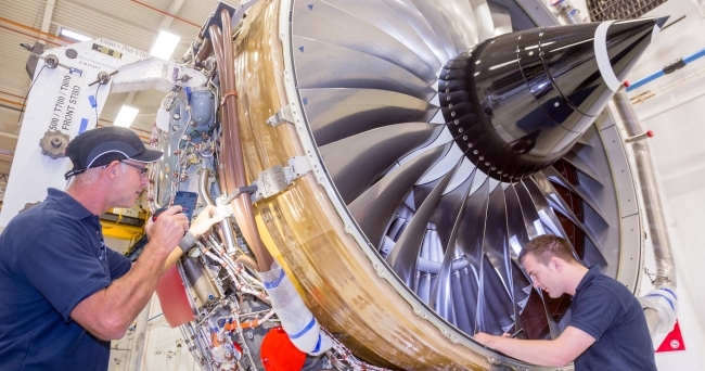 Rolls-Royce celebrates 2000th Trent 700 delivery milestone | Zenoot ...