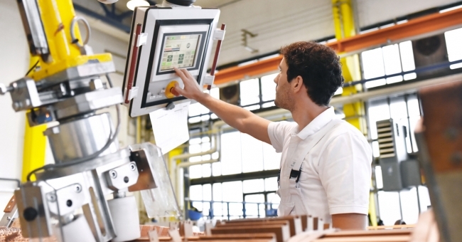 Insight: How is smart technology helping the manufacturing industry ...