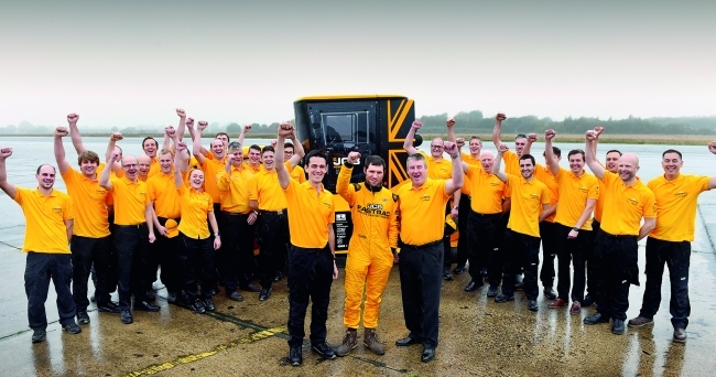 JCB’s Fastrac storms into the record books | Zenoot | Manufacturing ...
